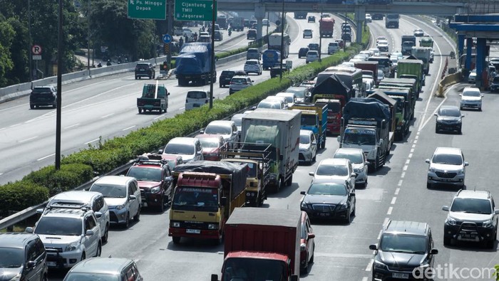 Proyeksi Arus Mudik Nataru: 2,88 Juta Kendaraan Keluar Jakarta Proyeksi Arus Mudik Nataru: 2,88 Juta Kendaraan Keluar Jakarta