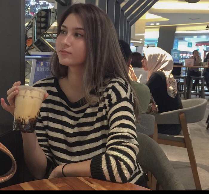 Gaya Makan Celia Thomas, Wanita yang Dikaitkan dengan Teuku Ryan