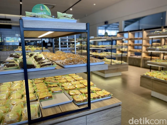 Bakery Legendaris Ini Punya Kue Lapis Semarang yang Cocok jadi Oleh-oleh