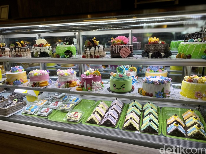 Bakery Legendaris Ini Punya Kue Lapis Semarang yang Cocok jadi Oleh-oleh