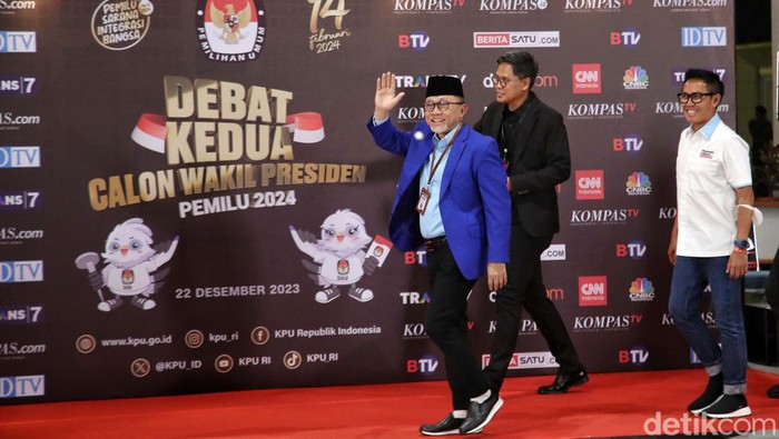 Lambaian Tangan Tiga Paslon Capres Cawapres Lambaian Tangan Tiga Paslon Capres Cawapres