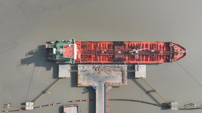 Potret Kapal Tanker Irak, Bawa 10 Juta Liter BBM untuk Bantu Gaza