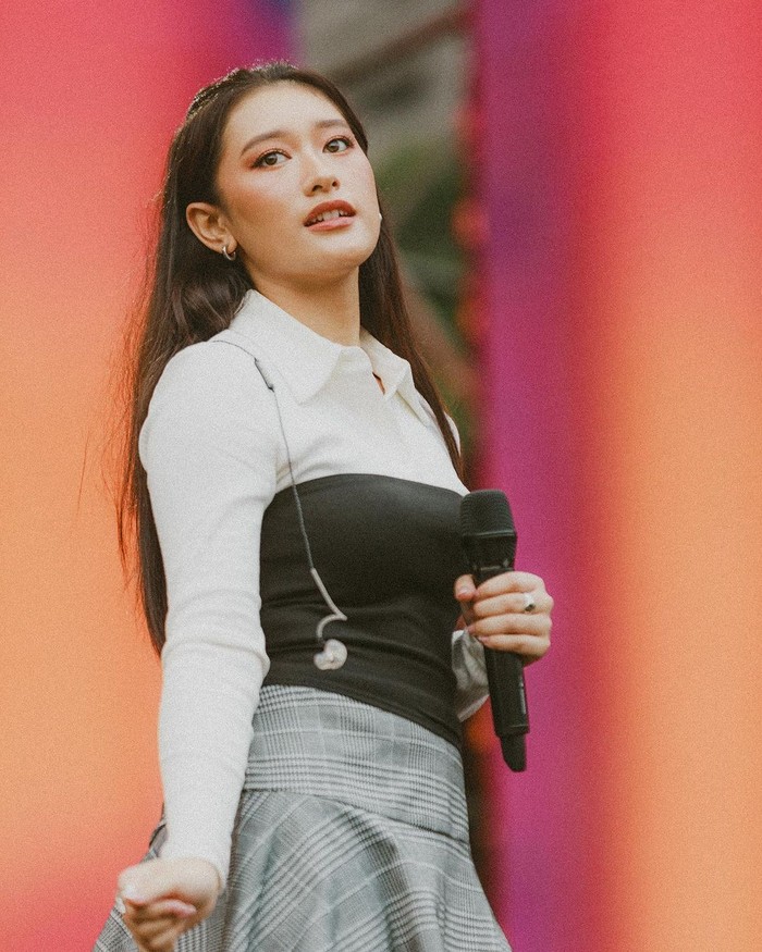 Ultah ke-21, Amanda Caesa Tak Masalah Masih Dikuntit Parto Patrio