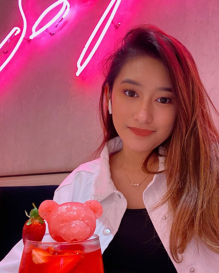 Cantiknya Amanda Caesa, Putri Parto yang Hobi Kulineran