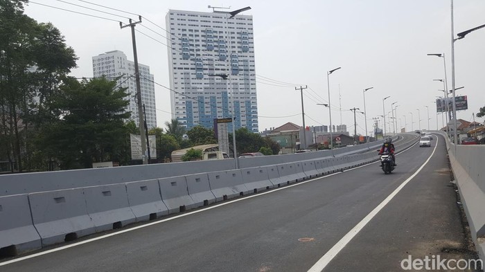 Diujicoba, Flyover Cisauk Bisa Dilintasi Kendaraan