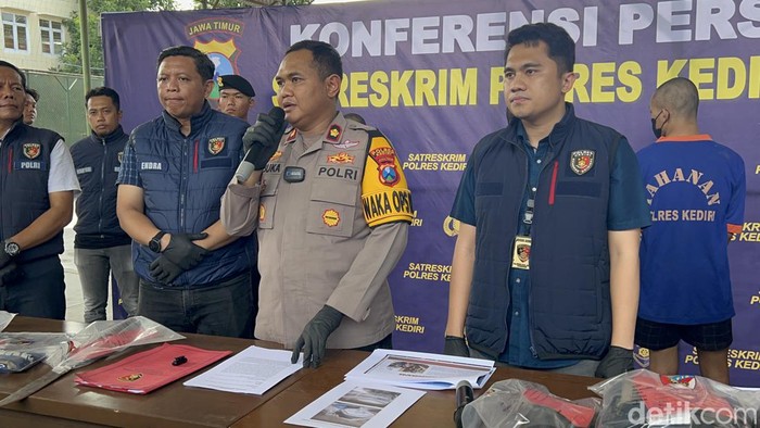 Terungkap Motif Pembunuhan Cewek ABG di Jalan Gua Jegles Kediri Terungkap Motif Pembunuhan Cewek ABG di Jalan Gua Jegles Kediri