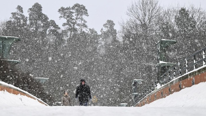 Potret Swedia Alami Cuaca Dingin Ekstrem, Suhu di Bawah Minus 40