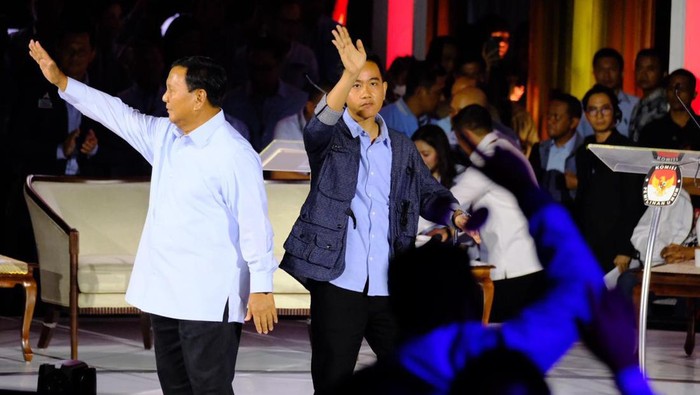 Jaket Parka Dipakai Gibran Saat Dampingi Prabowo Debat Produk Depok