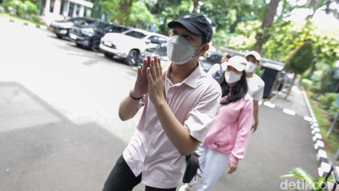 Jadi Tersangka Film Porno, Virly Virginia dkk Diperiksa Polisi