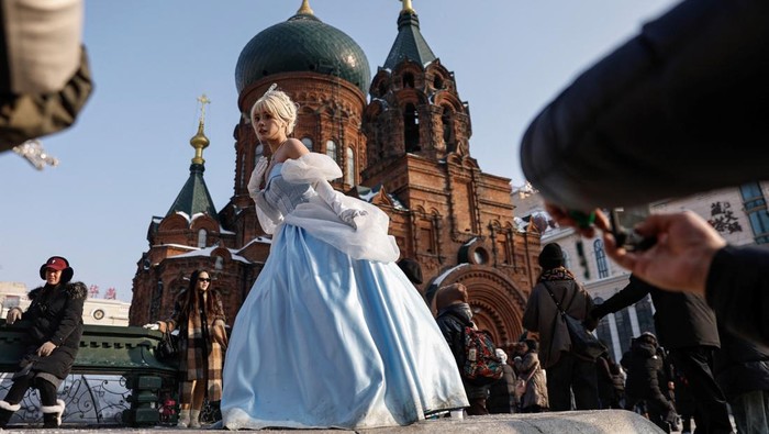 Bak Negeri Dongeng, Pengunjung Antusias Foto-foto di Festival Es Harbin