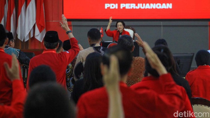 Pidato Berapi-api Megawati di HUT PDIP Pidato Berapi-api Megawati di HUT PDIP