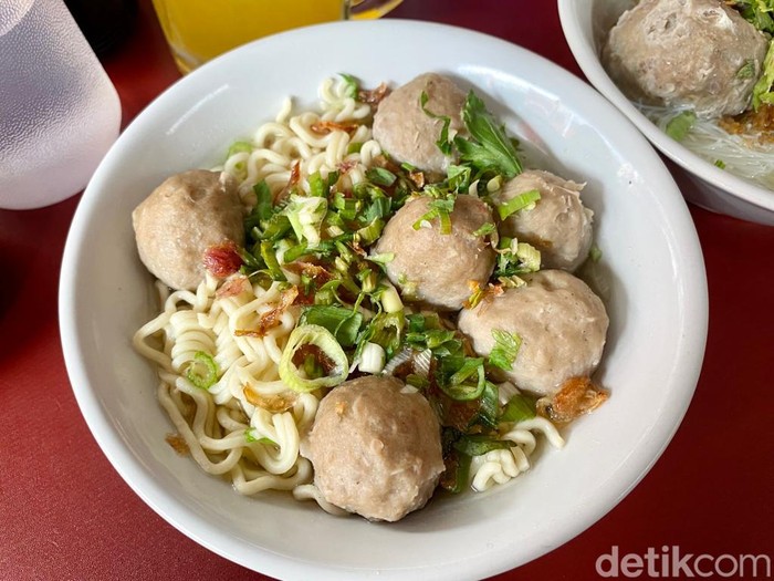 Mantap! Bakso Legendaris Ini Sehari Bisa Habiskan 50 Kg Bakso