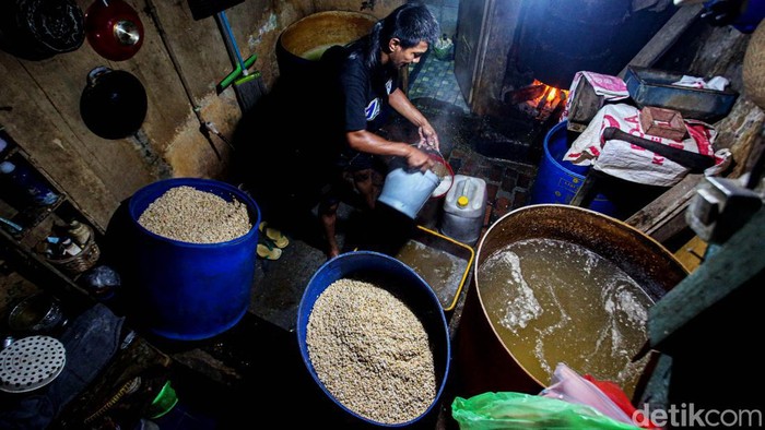 Menilik Proses Biogas: Energi dari Kotoran Sapi Menilik Proses Biogas: Energi dari Kotoran Sapi