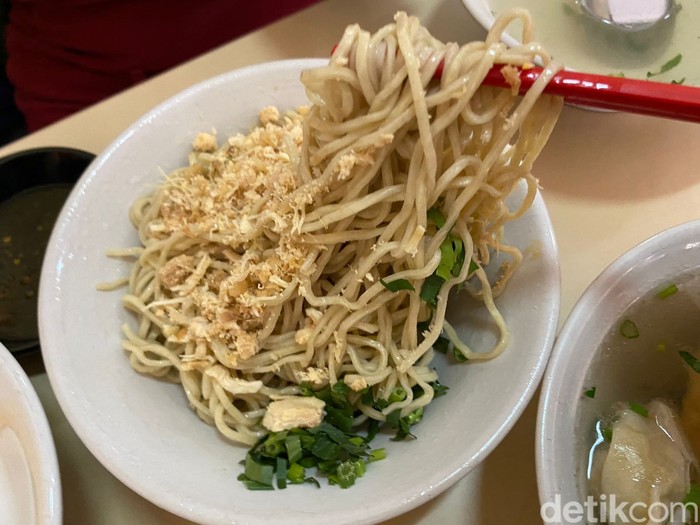 Yamin dan Mie Rica yang Lezat dari Bakmi Legendaris di Bandung