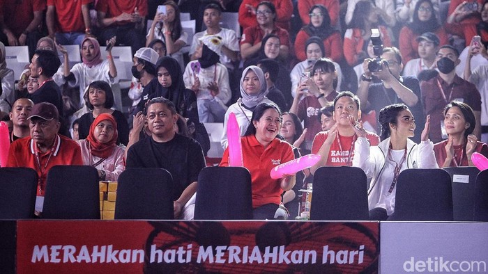 Puan hingga Alam Ganjar Ramaikan Bulutangkis Merah Meriah