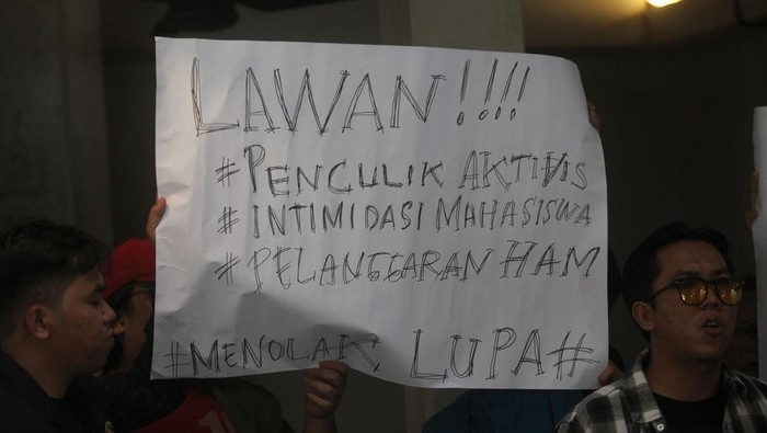 Mahasiswa Tantang Prabowo Adu Argumen soal HAM Mahasiswa Tantang Prabowo Adu Argumen soal HAM