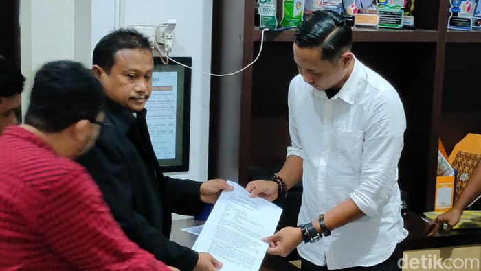 TPD Ganjar-Mahfud Sulsel Laporkan Sekda Takalar ke Bawaslu, Susul TPD AMIN TPD Ganjar-Mahfud Sulsel Laporkan Sekda Takalar ke Bawaslu, Susul TPD AMIN