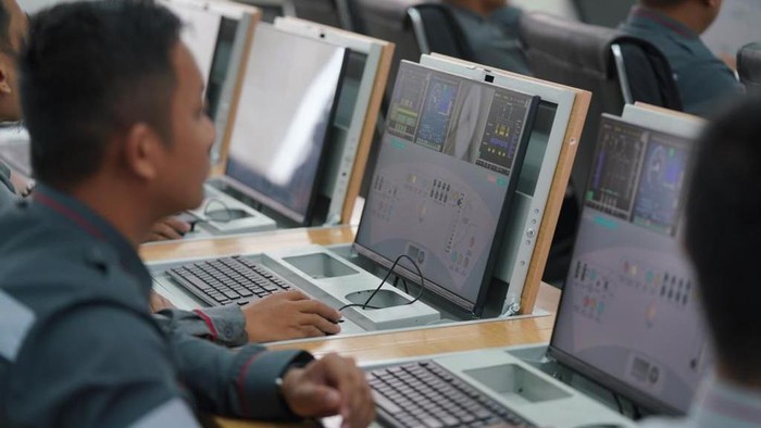 Intip Momen 72 Masinis Latihan Jadi Operator Kereta Cepat Whoosh