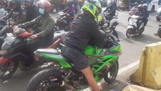 Polisi Mulai Gencar Razia Knalpot Brong Di Jakarta Pemotor Ditilang