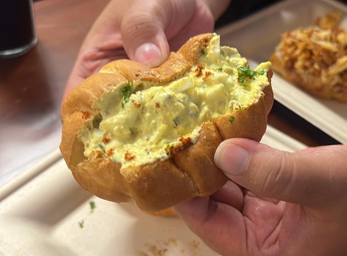 Rela Antre 30 Menit Demi Cicip Salt Bread Korea Viral di Kafe Blok M