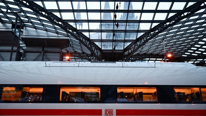 Pekerja Kereta Api Mogok Kerja, Transportasi Jerman Lumpuh