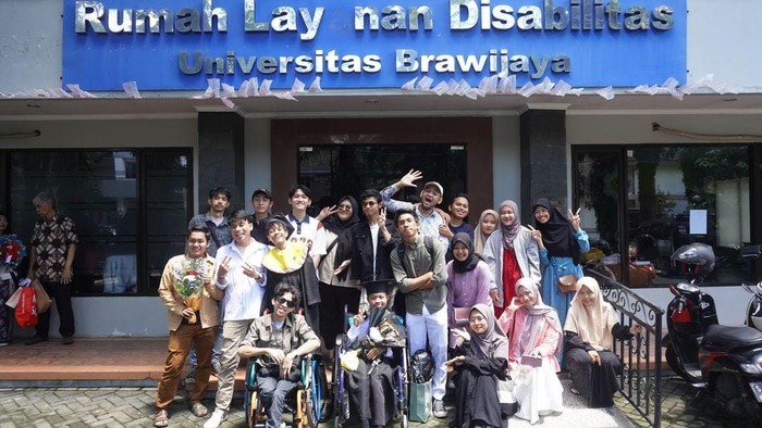 Potret Elo Mandeville, Penyandang Disabilitas Daksa yang Bikin Film ... Potret Elo Mandeville, Penyandang Disabilitas Daksa yang Bikin Film ...
