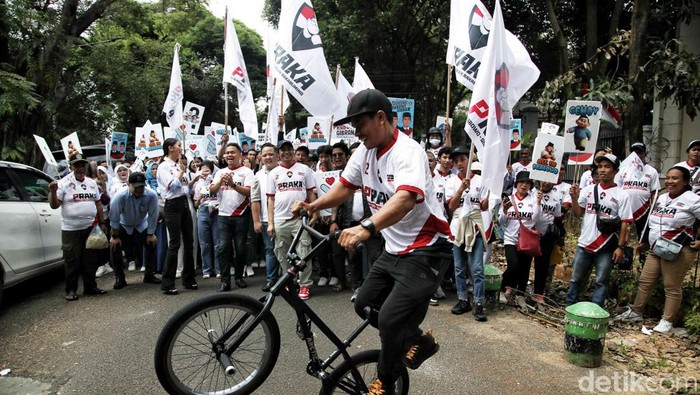 Momen Relawan Praka Dukung Prabowo Gibran