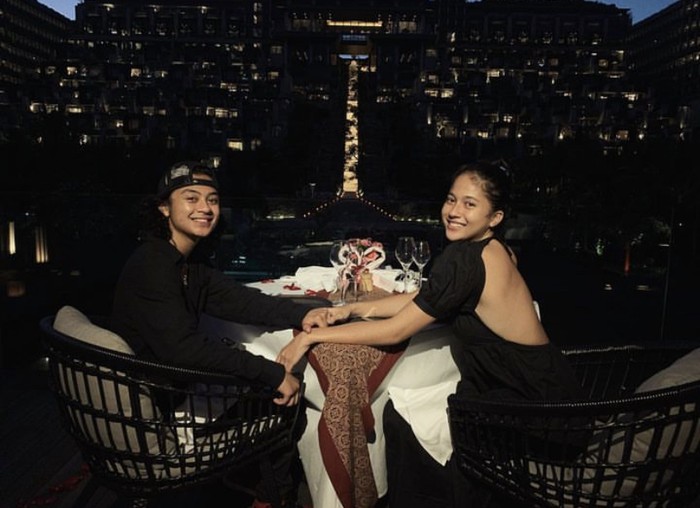 Potret Keren Sitha Marino Saat Makan Bersama Bastian Steel