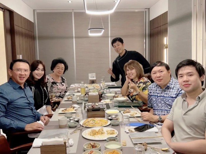 Kompaknya Ahok Saat Makan Bareng Keluarga Di Rumah Hingga Resto