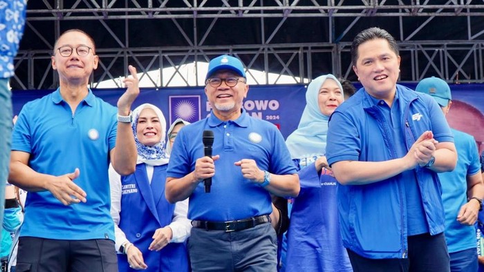 Momen Zulhas-Erick Thohir Simulasi Coblos PAN & Prabowo-Gibran di Bogor Momen Zulhas-Erick Thohir Simulasi Coblos PAN & Prabowo-Gibran di Bogor