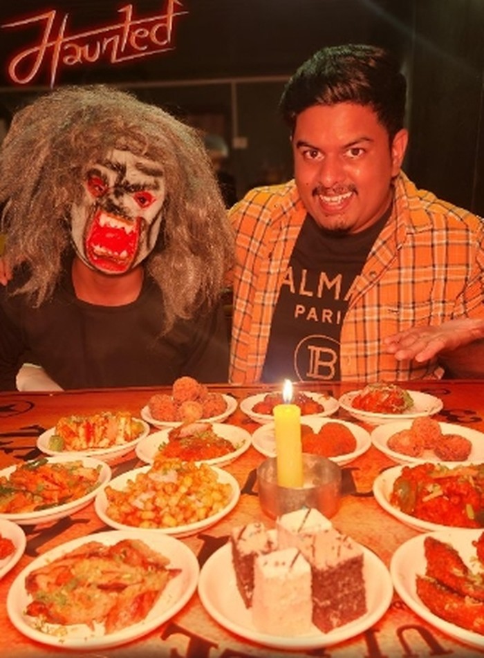 Ngeri! Di Resto Ini Ada Setan dan Iblis Buat Temani Tamu Makan