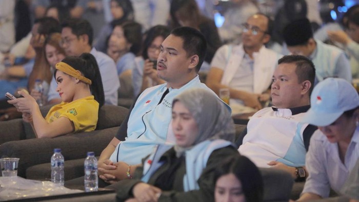 Potret Keseruan Kreator Indonesia Maju Nobar Debat Capres Potret Keseruan Kreator Indonesia Maju Nobar Debat Capres