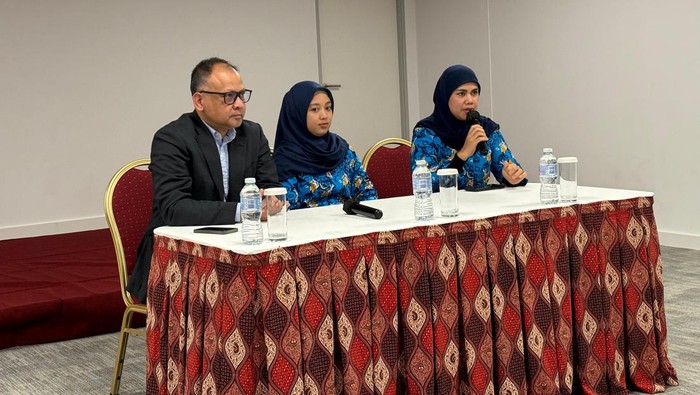 2 Siswa SMA Labschool Kebayoran Raih Penghargaan di Cambridge MUN 2024