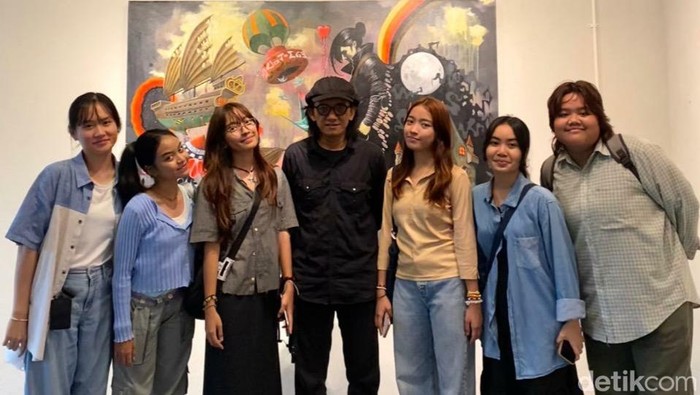 Melihat 'Dunia yang Lapang' Lewat Lukisan Surealis Karya Seniman Yogyakarta