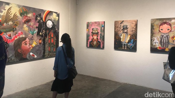 Melihat 'Dunia yang Lapang' Lewat Lukisan Surealis Karya Seniman Yogyakarta