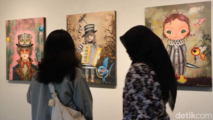 Melihat 'Dunia yang Lapang' Lewat Lukisan Surealis Karya Seniman Yogyakarta