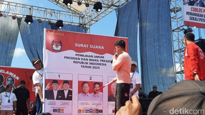 Kampanye Akbar Psi Di Tuban Jatim Kaesang Coblos Lambene Mas Gibran