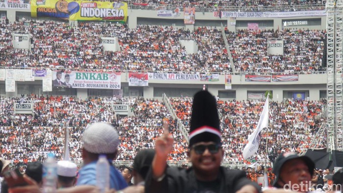 Tumpah Ruah Pendukung AMIN Padati JIS