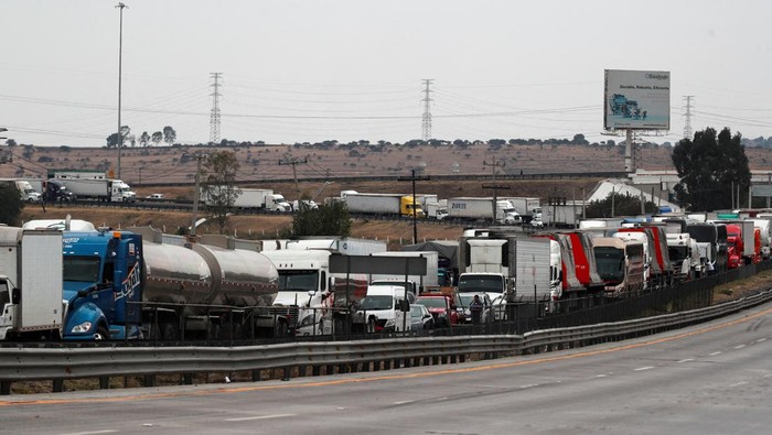 Aksi Sopir Truk Blokir Jalan Utama di Meksiko Protes Kriminalitas