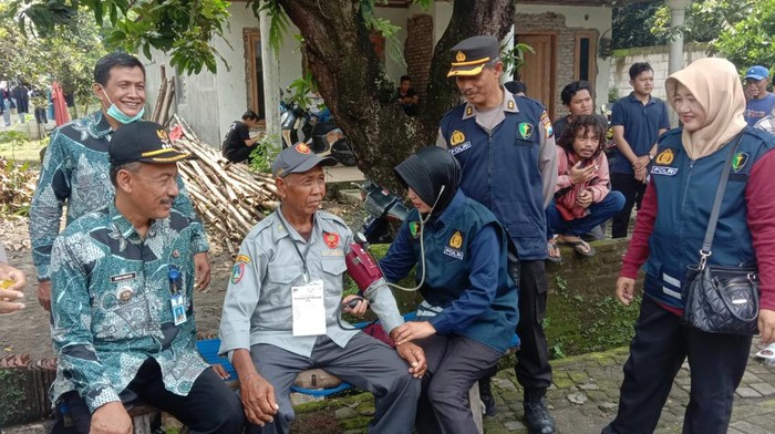 Patroli Kesehatan Polres Jombang Cek Kesehatan Personel Pam Pemilu 2024 Patroli Kesehatan Polres Jombang Cek Kesehatan Personel Pam Pemilu 2024