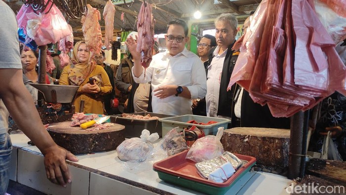 Pj Gubernur Jatim Ungkap Penyebab Mahalnya Harga Beras Pj Gubernur Jatim Ungkap Penyebab Mahalnya Harga Beras