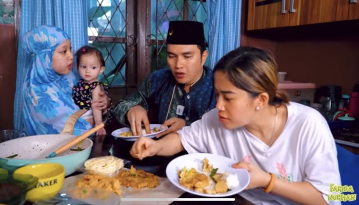 Kulineran Seru Aldi Taher Saat Makan Bareng Farida Nurhan hingga Cicip Durian