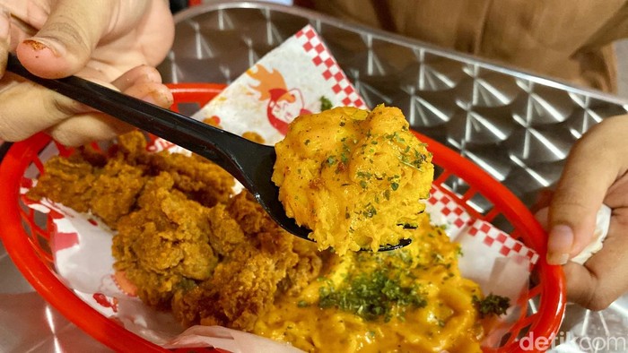 Yummy! Burger Massvile dan Chicken Wings Nashville Ada di Sini!