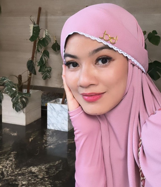 8 Foto Artis Ikut Kajian Sisterhood to Jannah, Titi Kamal Tampil Berhijab