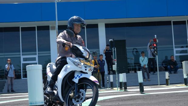 Jajal Langsung Uji Praktik, Kapolres Malang: Satpas Prototype Siap ... Jajal Langsung Uji Praktik, Kapolres Malang: Satpas Prototype Siap ...
