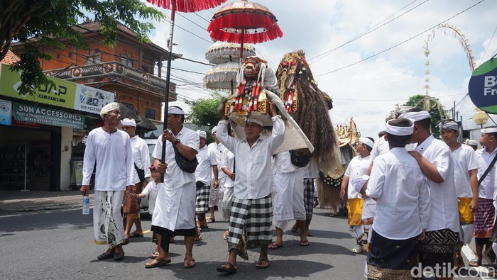 Momen Perayaan Galungan di Bali