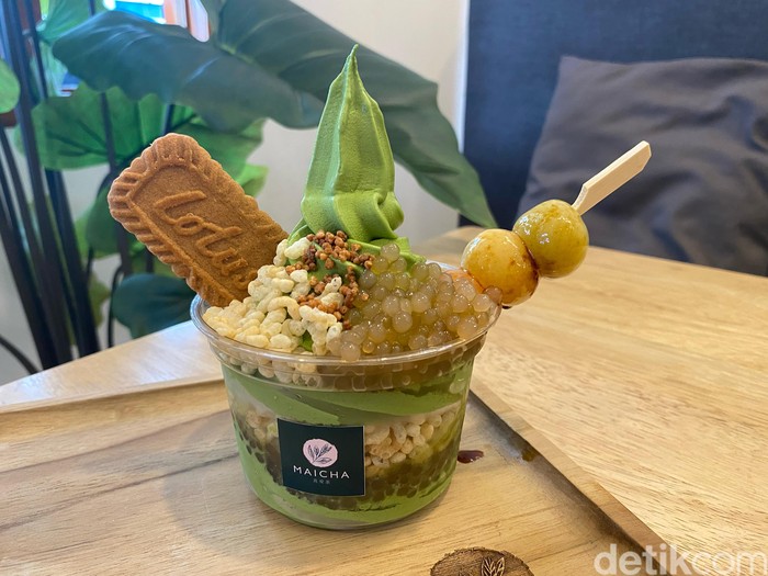 Waffle Topping Es Krim Matcha Asli Jepang Ada di Gading Serpong