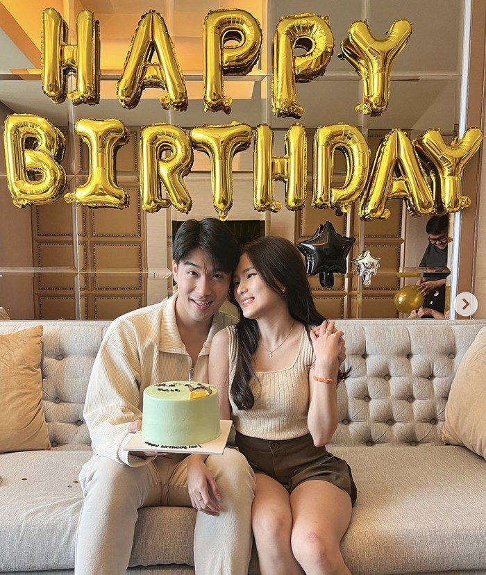 Pose Keren Victor Agustino 'Masterchef' Saat Kulineran dan Masak