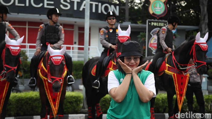Pasukan Polisi Berkuda Jadi Primadona di CFD Bundaran HI