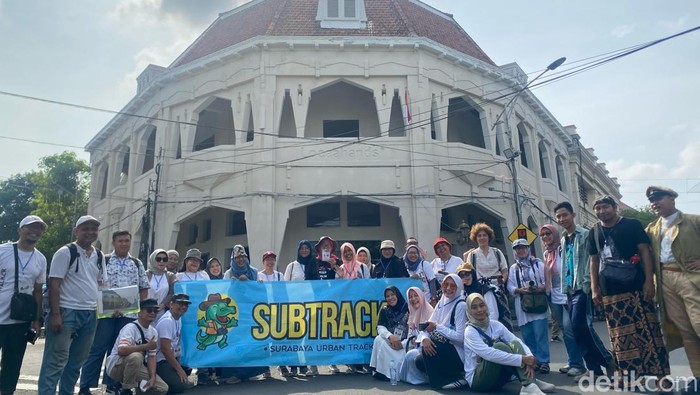 Menelusuri Kawasan Bersejarah Tunjungan Surabaya Lewat Urban Track Menelusuri Kawasan Bersejarah Tunjungan Surabaya Lewat Urban Track